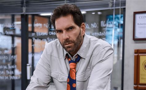 Arap Bethke Domina La Tv Con Juegos De Amor Y Poder Y El Extraño