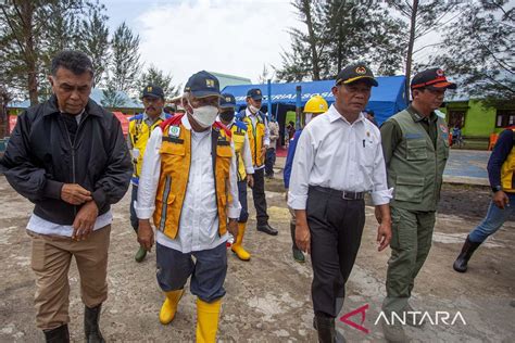 Tiga Menteri Kunjungi Korban Longsor Di Serasan Antara News