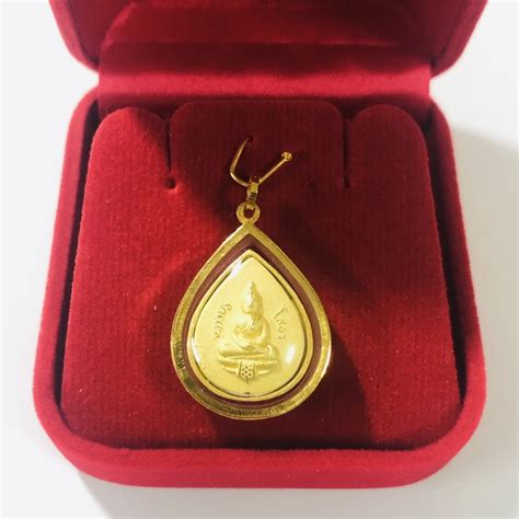 จี้หลวงปู่ทวด ล้อมเพชร ด้านหลังหลวงพ่อโสธร เลี่ยมทองแท้90 เลี่ยมกันน้ำ Suncharoens Thaipick