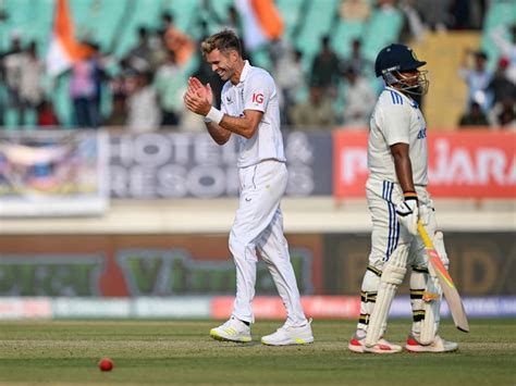 Sarfaraz Khan Run Out Ravindra Jadeja At Fault Anil Kumble Says This