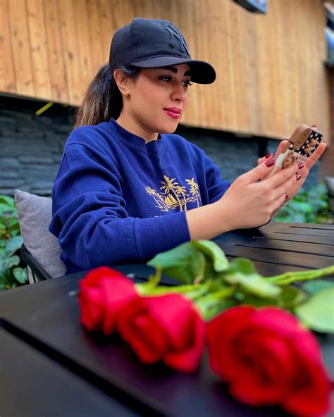 ‎👣سارا هستم👧یک پدیکوریست‎ ‎🔺الهی از آگاهی و انرژیت روزیم کن الهی