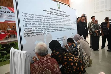 Jaga Netralitas Di Pemilu 2024 ASN Di Kebumen Teken Pakta Integritas