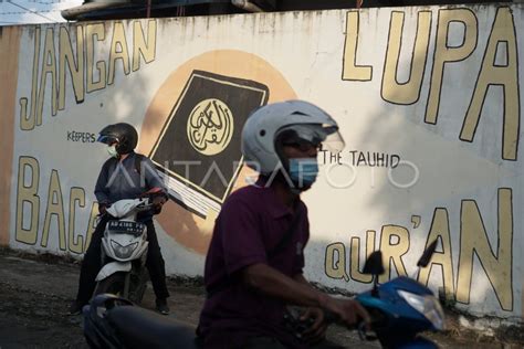 MURAL BERTEMA ISLAM ANTARA Foto