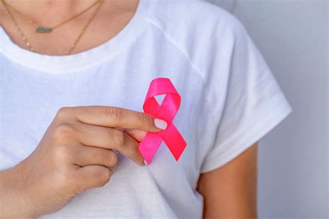 Beata Halassy La Viróloga Que Probó Una Terapia Vírica En Su Propio