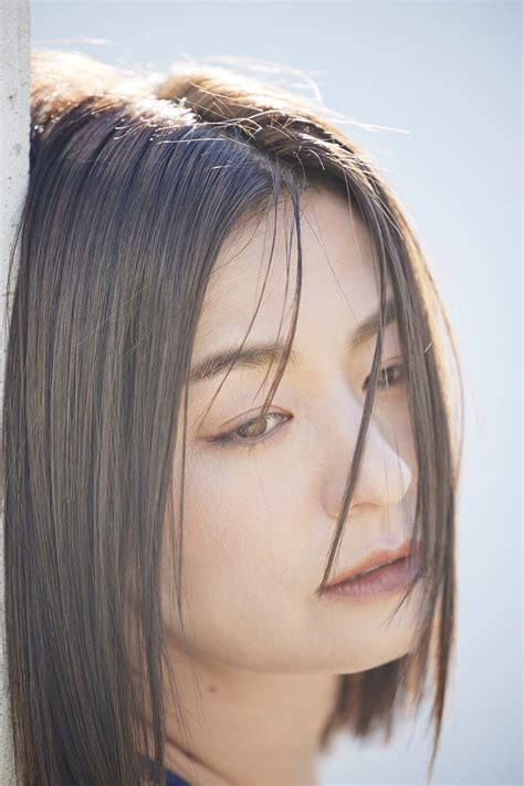 美しい人、尾野真千子。「夫は私のすべて。すべてをくれる人」 著名人 Leon レオン オフィシャルwebサイト