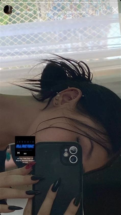 Pin By Melinda On Lv Selfie Ideas Instagram Selfie Poses Instagram