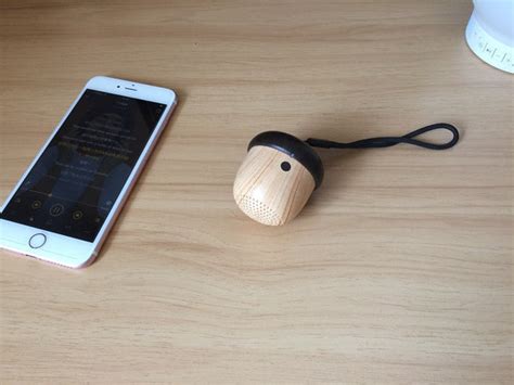 The World S Smallest Bluetooth Speaker With Built In Microphone Gizmodern