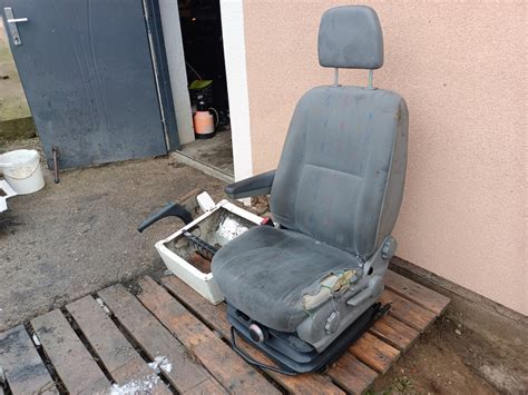 FOTEL KIEROWCY PNEUMATYCZNY WYKŁADZINA VW CRAFTER I SPRINTER 906