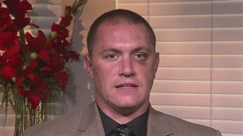 Recompensan a hombre que fue golpeado por la policía Shows Noticiero Univision Univision