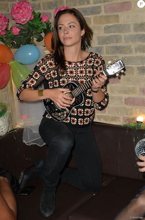 Exclusif Dounia Coesens Lors De La Soirée De Lancement De La Série