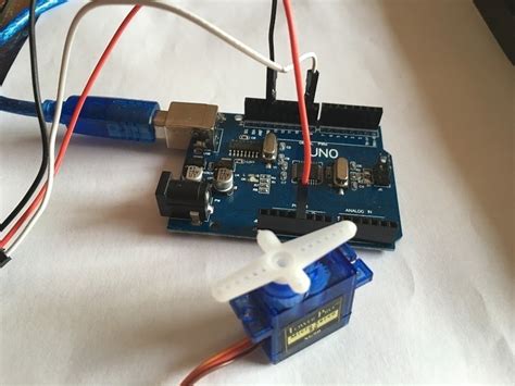 Servomotor Prácticas Ardui