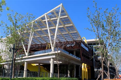 麦当劳中国首家「零碳餐厅」在北京首钢园开业，每年减碳约两百吨｜最前线 36氪