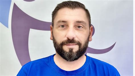 Усложнени комбинации за националите ни по скокове на батут Стадион