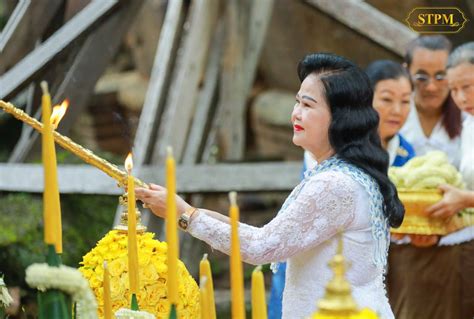សម្ដេចកិត្តិព្រឹទ្ធបណ្ឌិត ប៊ុន រ៉ានី ហ៊ុន សែន និងលោក ជំទាវ ពេជ