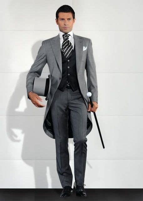 2017 Custom Mens Suits Italian Tailcoat Gray Wedding Suits As Picture