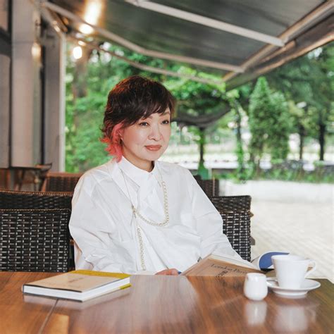 【週末エッセイ】清水ミチコさんが綴る憧れの人。「矢野顕子さんが蟹なら、私はカニカマ」 【クウネル・サロン】“マチュア”世代のときめき、全部。