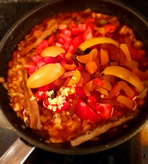 Varmende Gryte Med Langtidskokt Lam Citrusfrukten