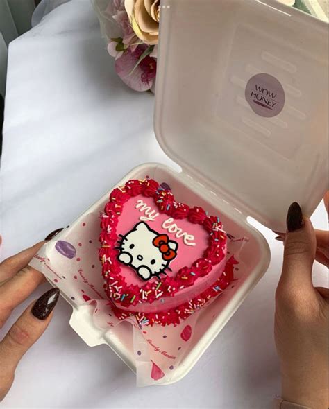 Tiny Hello Kitty Cake Hello Kitty Birthday Cake Hello Kitty Cake