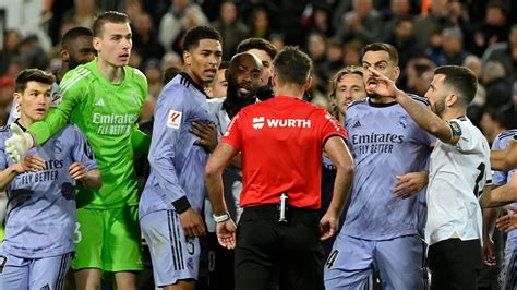 Valence Real La Presse Madrilène Et Même Catalane Hurle Au Scandale