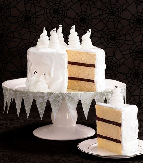 Indulge In A Truly Sublime Coconut Cake With Fluffy Coconut Icing Recept