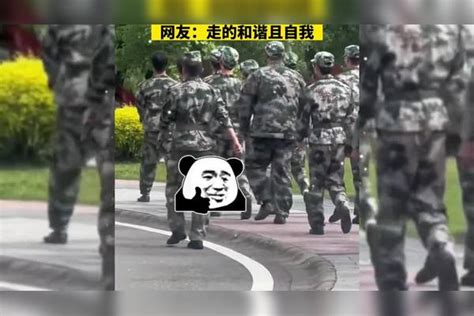大学生军训惊现最倔强大队，迈着整齐而又同样的步伐