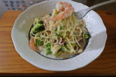 Capri On Twitter 오늘 점심은 뭘 먹을까 아내와 함께 새우 크림파스타를 만들었다 소꿉장난 하듯이 만든 파스타 넘 맛있다 아내 혼자 요리하는 것보다