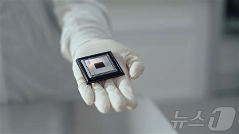 양자컴퓨터 뜨자 관련株도 급등한국첨단소재 이틀 연속 上 핫종목