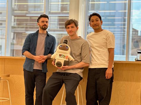 Life At Hennge Hennge Harness The Power Of Transformative Technology