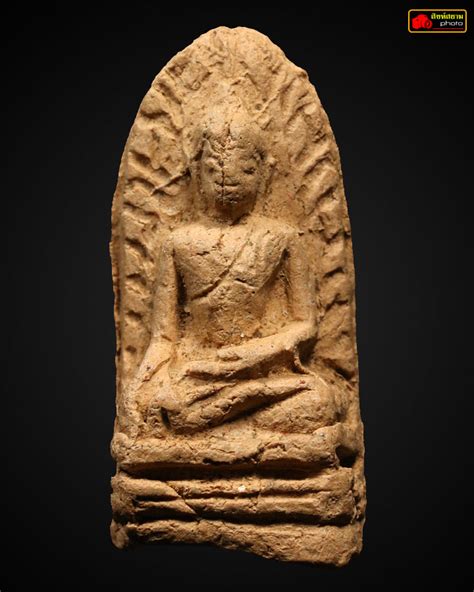 พระรอดวัดพระสิงห์ พิมพ์หูขีด นิยมสุด สวย ปี2496 เนื้อพิกุล หายากครับองค์นี้สวยติดหน้าติดตา