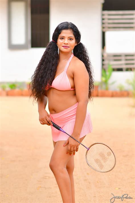 අම්මෝ ලස්සන පිස්සු හැදෙන ලස්සනක්නෙ ඒක කොල්ලොන්ව පිස්සු වට්ටන සරාගී