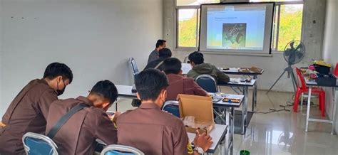 มาเรียนพื้นฐานการประกอบรถหุ่นยนต์ควบคุมด้วยโปรแกรมarduinoกัน 🟣หลักสูตรวิศวกรรมศาสตรบัณฑิต วศ บ