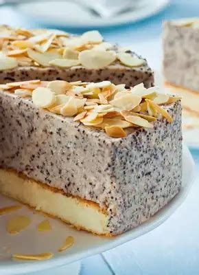 Torcik na zimno z makiem mascarpone i bitą śmietaną Przepis Dr Oetker