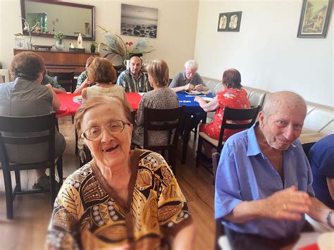 Дом за стари хора с деменция Резиденция за възрастни Карамел