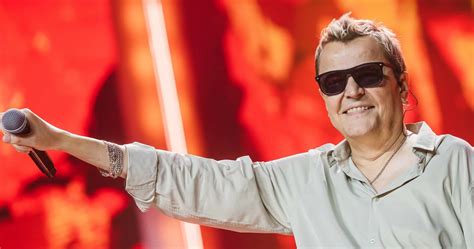 Robert Gawliński Wilki kończy 60 lat Pochwała miłości Muzyka w