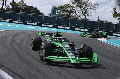 ザウバー、エーデルワイス航空とスポンサー契約更新 F1news Formula Web F1総合情報サイト