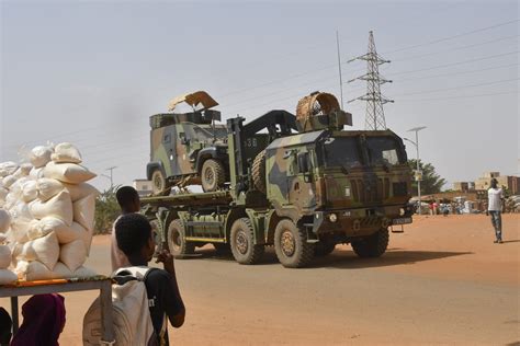 Le retrait des troupes françaises du Niger se fera sous escorte de larmée tchadienne Le N