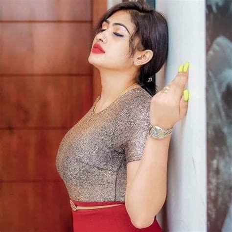 අක්කා කෙනෙකුට නංගියෙක් ඉන්නවා කියන්නෙම රත්තරන් මැණීකක් වගේ By පාසල්