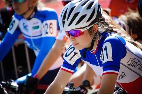 Hi！女神 新晋世界冠军林柏琪 颔首一笑众生倾倒 野途网