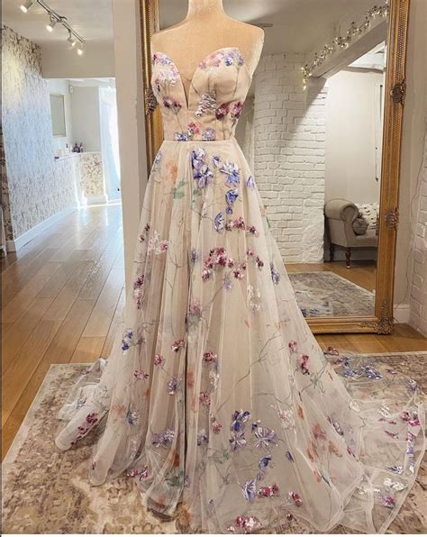 20 Gorgeous Floral Wedding Dresses Artofit