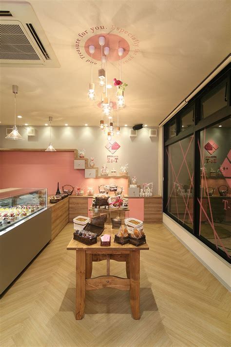 ケーキ屋のディスプレイデザイン 店舗デザイン デザイン 小売店のデザイン