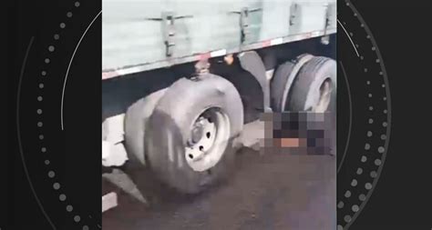 Mulher Morre Atropelada Por Caminhão Em Acidente Entre Carro E Moto Na
