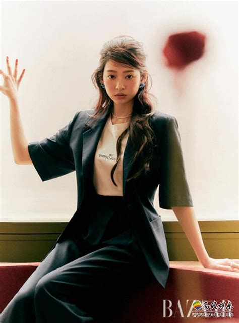 Izone金珉周近日为某杂志最新一期拍摄写真，依旧是团队组合“公主范” 新闻资讯 高贝娱乐