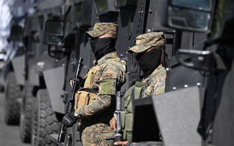 El Salvador Thousands Of Troops Surround City In Gang Crackdown Rnz News