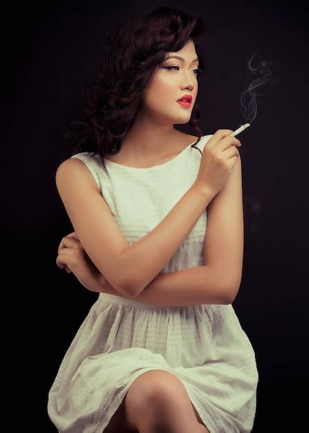Premium Photo Asian Girl Bold Fashion Portrait Photoshoot With