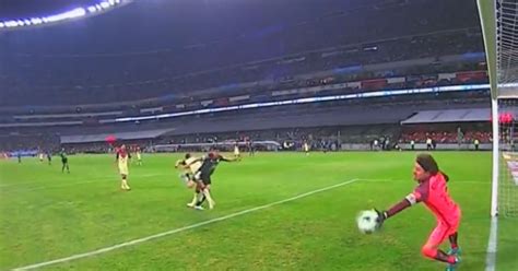 La Atajada De Memo Ochoa Que Se Robó La Atención En El América Vs