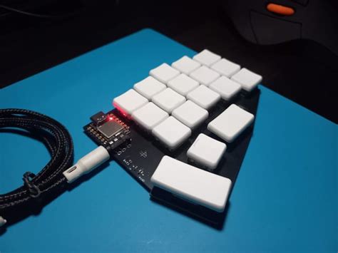 The Sho A Xiao Based 36 Key Choc Split Keyboard R Olkb