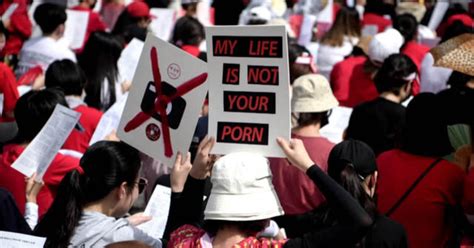 K Pops Sex Scandal A Reckoning For Music Industry And Korea Cbs News