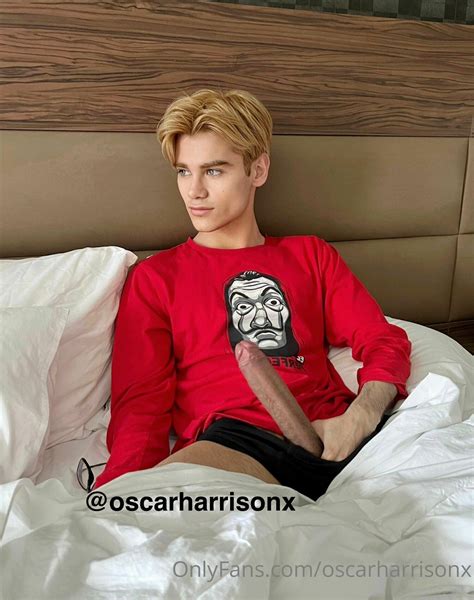 Extrahotgaydudes