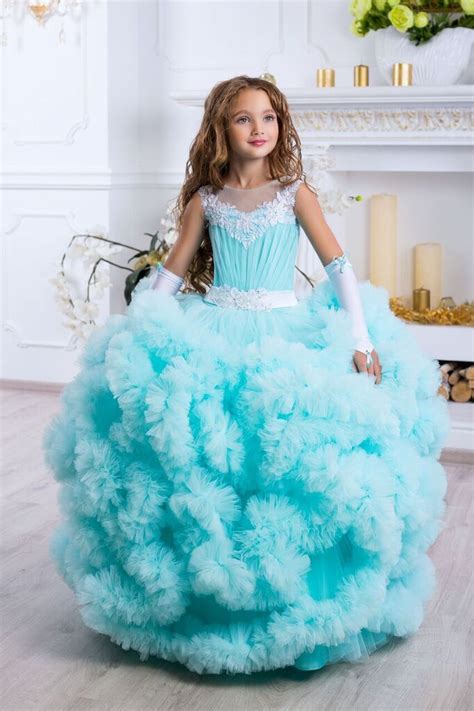 Нарядные бальные выпускные платья Более 2тыс моделей Платья с цветами для девочек