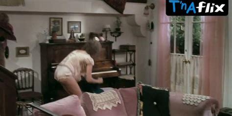 Barbra Streisand Breasts Scene In A Star Is Born